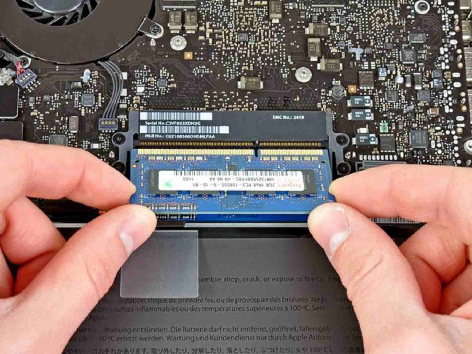 How To Remove Or Install Memory- MacBook Pro - Hawkdive.com