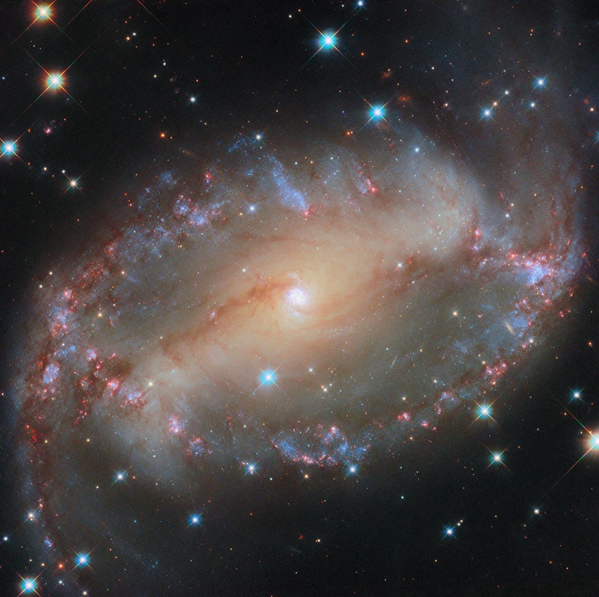 NASA's Hubble Captures Stunning Cosmic Eye Image - Hawkdive.com