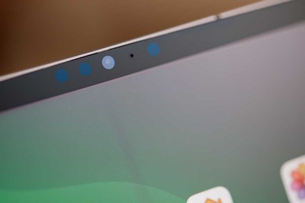 All about iPad Centre Stage Feature - Hawkdive.com