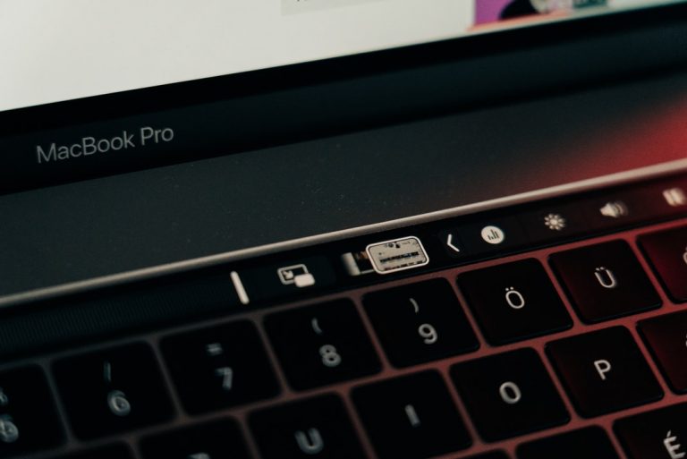 How To Fix And Restart The Macbook Touch Bar When It Stops Working ...