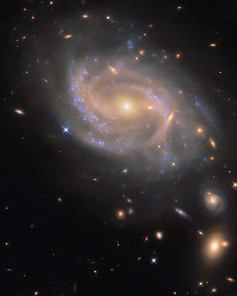 NASA's Hubble Discovers a Twisting Spiral Galaxy - Hawkdive.com
