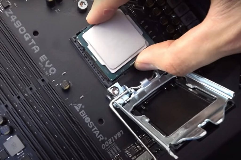 How To Build A Gaming And Streaming Setup In 2022? - Hawkdive.com