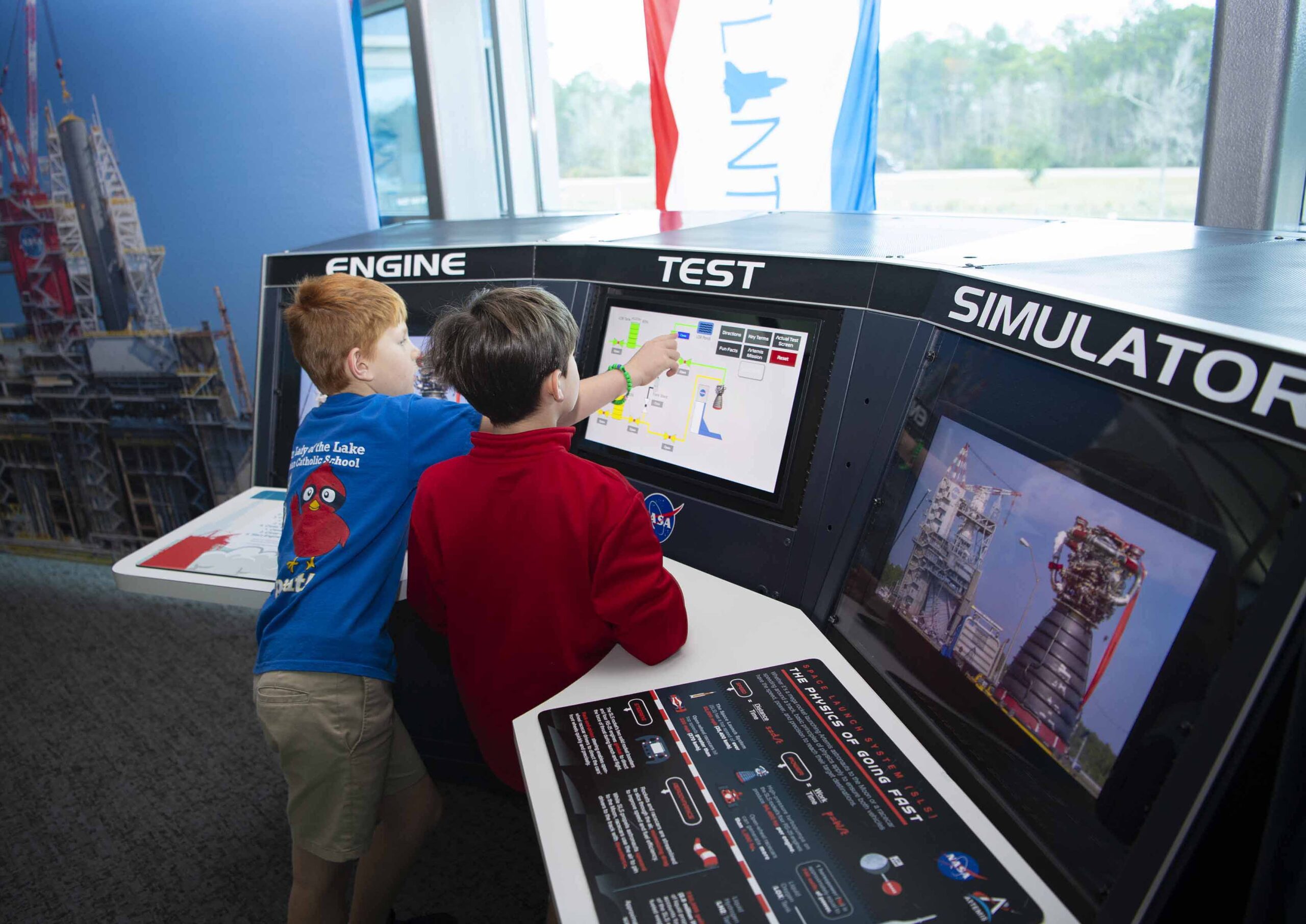 NASA Exhibit Lets You Experience Being a Test Conductor - Hawkdive.com