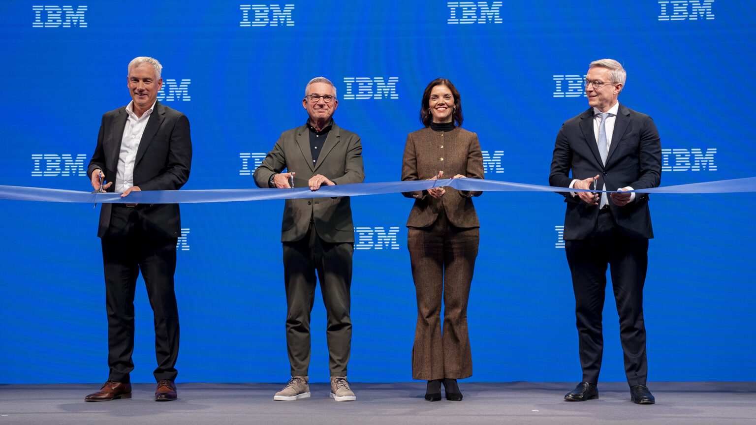 IBM's new German HQ and Tech Campus opens in Ehningen. - Hawkdive.com