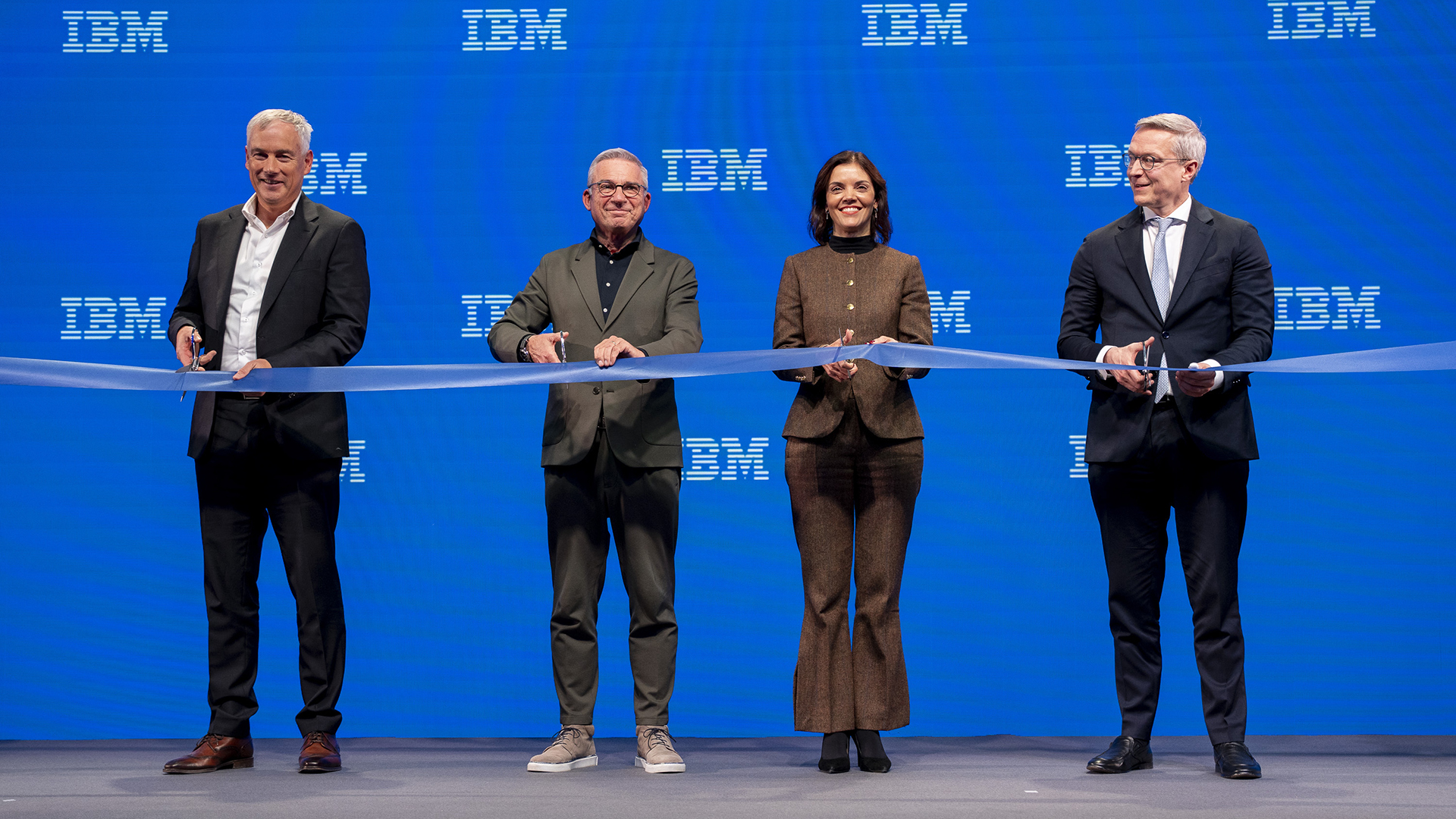 IBM's new German HQ and Tech Campus opens in Ehningen. - Hawkdive.com